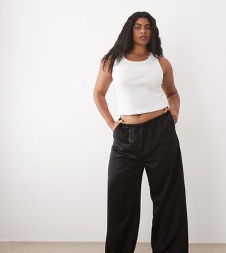 Pretty Lavish Curve Breya - Satinhose in Schwarz mit Kordelzug, Kombiteil