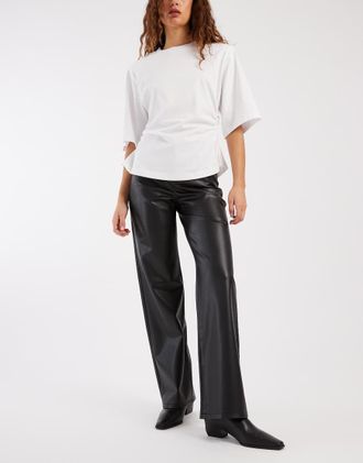 Vero Moda Tessa - Pantalon ample à taille haute en similicuir - Noir