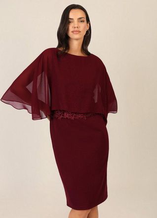Apart Abendkleid in Lagenoptik mit Spitzenborte