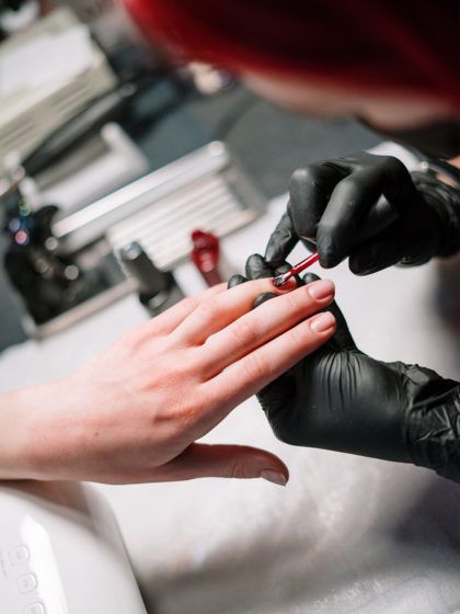 Chocolate Whip ist der neue Nageltrend für alle, die genug von Bordeaux und Nude haben