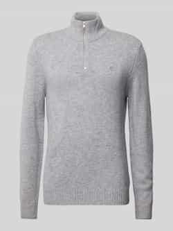 Mc Neal Troyer mit Logo-Stitching