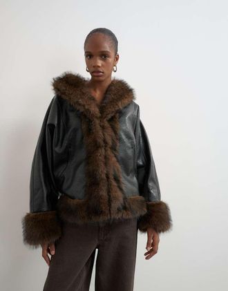 Topshop Veste en PU bord&eacute;e de fausse fourrure - Noir