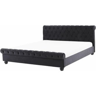 Beliani Polsterbett Schwarz 180 x 200 cm Samtstoff Mit Lattenrost Hohe Kopfteil Geschwungene Fu&szlig;teil Elegant Klassisch Chesterfield