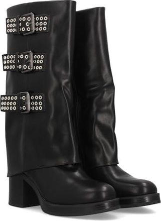 Shoes & Blues Bottes pour femme en talon et gris haute d&eacute;cor&eacute;es avec trois boucles m&eacute;talliques attrayantes avec oeillets. Talon large et fermeture &eacute;clair. Id&eacute;al pou