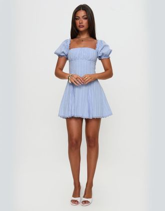 Princess Polly Rabatia - Ausgestelltes Minikleid in Hellblau mit Puff&auml;rmeln und Spitzenborte