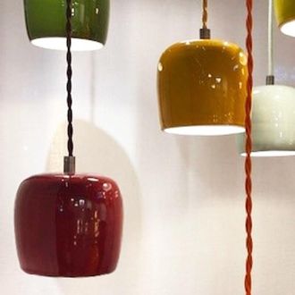 Millumine Suspension dext&eacute;rieur en c&eacute;ramique &eacute;maill&eacute;e rouge - Hauteur 14 cm - Diam&egrave;tre 16 cm - C&acirc;ble textile torsad&eacute; 200 cm - Ampoule E27 non fournie