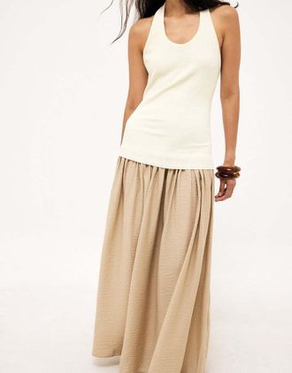 NA-KD Robe longue en jersey &agrave; dos nu - Beige-Multi