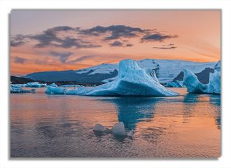 Wallario selbstklebendes Poster - Eisberge in der D&auml;mmerung, Aufkleber in Premiumqualit&auml;t, Klebefolie Gr&ouml;&szlig;e: 70 x 100 cm (Riesenposter)