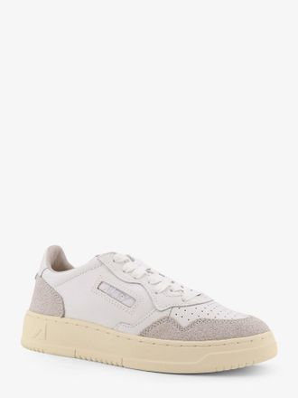 Autry Womens Low Leather Sneakers With Rounded Toe White Trainers