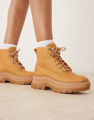 Timberland Roxie Lane - Schnürstiefel aus Vollnarbenleder in Weizenbeige mit mittelhohem Schaft-Braun