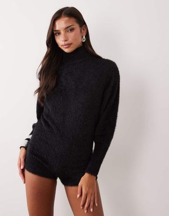 Aria Cove Playsuit mit Struktur und Rollkragen in Schwarz