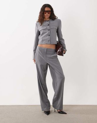 Mango Marker blazer court sans col coordonn&eacute; gris