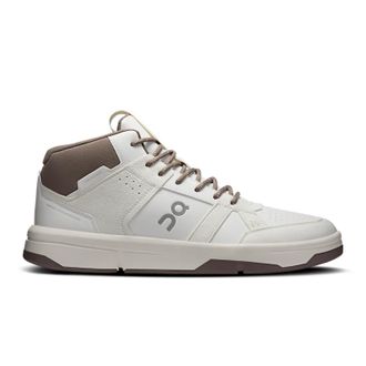 On THE ROGER Clubhouse Mid