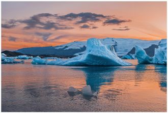 Wallario K&uuml;chenr&uuml;ckwand aus Glas 90 x 60 cm, Motiv: Eisberge in der D&auml;mmerung | Spritzschutz abwischbar & pflegeleicht