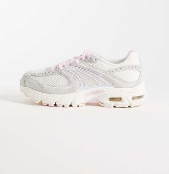 Nike Air Max Moto 2K Sneaker im Materialmix in Hellbraun & Pink