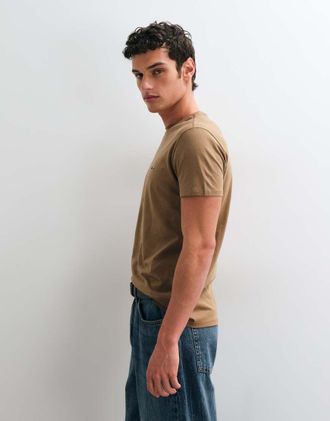Lacoste t-shirt &agrave; manches courtes avec logo marron
