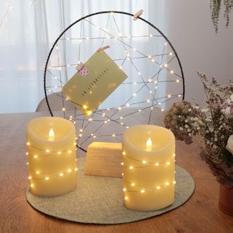 Hellum LED Kerzen flackernde Flamme mit Lichterkette 2er Set 10x15cm, Echtwachs LED Kerzen batteriebetrieben (3xAAA nicht inkl.) mit Timer, Weihnachtsdeko, D