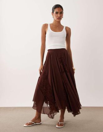 Miss Selfridge Jupe longue en mousseline et dentelle avec ourlet en pointe - Chocolat-Marron