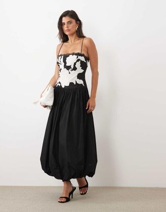 Asos robe midi en dentelle brod&eacute;e avec jupe boule noire