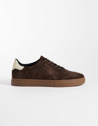 Vagabond Shoemakers Cody baskets &agrave; lacets en daim couleur caf&eacute;-Marron