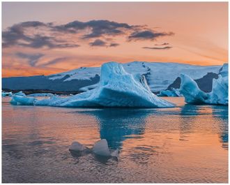 Wallario Poster - Eisberge in der D&auml;mmerung in Premiumqualit&auml;t, Gr&ouml;&szlig;e: 40 x 50 cm