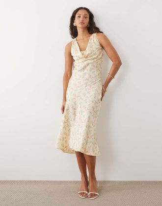 New Look Neckholder-Midikleid aus Satin in Gelb mit Bl&uuml;mchenmuster