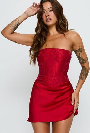 Princess Polly Jenevieve - Tr&auml;gerloses Minikleid in Rot mit drapierter Taillenpartie und Blumenmuster