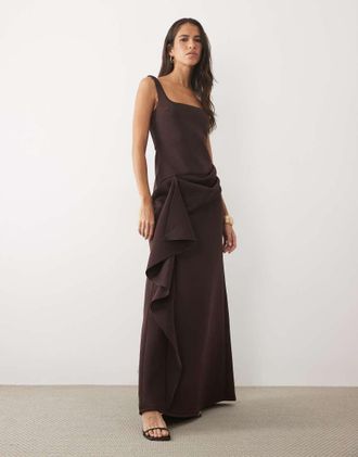 Asos Maxikleid mit eckigem Ausschnitt und gerafftem Rockdetail in schokobraunem Scuba-Material