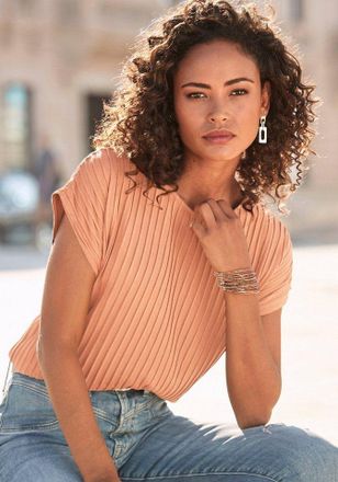 Lascana Kurzarmshirt mit Biesenstruktur, bügelfreies T-Shirt aus moderner Strukturware