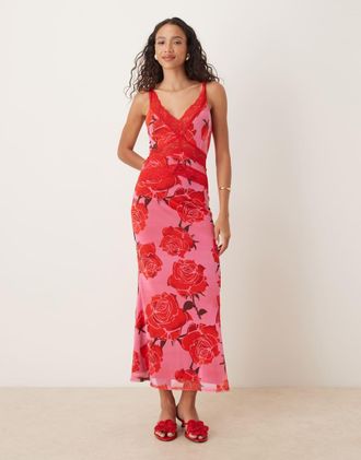 Never Fully Dressed Midaxi-Trägerkleid mit Kontrast-Spitze und Rosenprint-Bunt