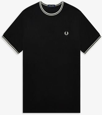 Fred Perry T-Shirt mit Kontraststreifen an Kragen und Ärmelabschlüssen in