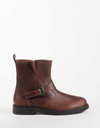 Asos bottes zipp&eacute;es avec d&eacute;tail boucle western en cuir tan patin&eacute;-Marron
