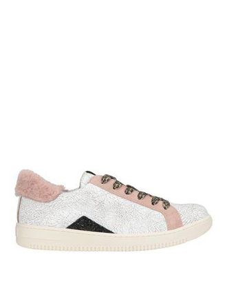 Nila & Nila CHAUSSURES - Sneakers sur YOOX.COM