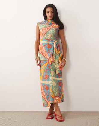 Never Fully Dressed Lucy - Strukturiertes, kurz&auml;rmliges Midikleid mit Kaleidoskop-Muster und Bindedetail vorne-Mehrfarbig