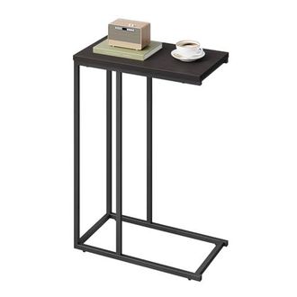 Woltu Table dAppoint en Forme de C, Bout de Canap&eacute;, Cadre en M&eacute;tal, Plateau en Bois dIng&eacute;nierie, pour Salon, Chambre, 45x25x63,5cm,Ch&ecirc;ne Fonc&eacute; + Noir