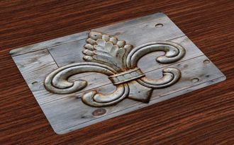 Abakuhaus Fleur De Lis Platzmatten, Altes Lilien-Symbol auf verwittertem altem hölzernem Planken-historischem Thema-Bild, Waschbare Stoff Esszimmer Küche Tischd