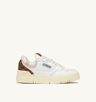 Autry BASKETS CLC LOW EN CUIR BLANC ET LEOPARD