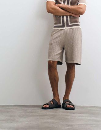B&eacute;lier Shorts zum Hineinschl&uuml;pfen aus strukturiertem Strick in Steinbeige-Neutral