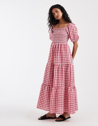 Vero Moda Robe mi-longue &eacute;tag&eacute;e &agrave; carreaux vichy avec corsage fronc&eacute; et manches bouffantes - Rouge