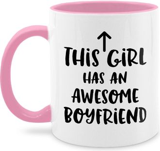 Shirtracer Tasse Tassen 325ml - Valentinstag Partner Freund & Freundin - This Girl has an awesome Boyfriend - 325 ml - Rosa - girlfriend mugs valentinstagstassen