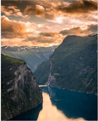 Wallario Poster - Fjord bei Sonnenuntergang in Premiumqualit&auml;t, Gr&ouml;&szlig;e: 40 x 50 cm