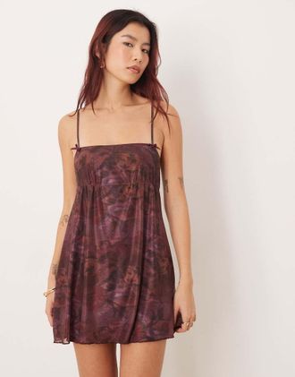 Motel Bublik - Robe courte &agrave; bretelles fines et imprim&eacute; fleuri flout&eacute; - Bordeaux-Rouge