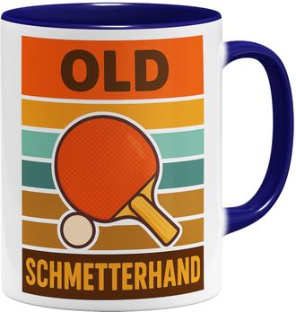 OM3 lustige Tischtennis Kaffee-Tasse mit Spruch - Old Schmetterhand - f&uuml;r Tischtennisspieler & Vereinskollegen - Keramik Becher - 325ml - Beidseitig Bedru