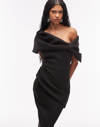 Asos Midikleid aus neoprenartigem Material in Schwarz mit auff&auml;lligem Carmen-Ausschnitt