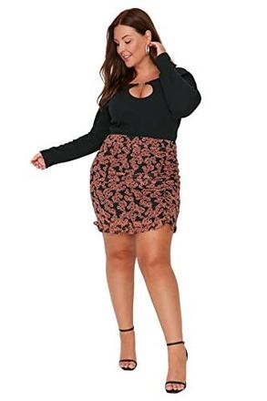 Trendyol Mini Jupe trapèze pour Femme, Coupe ajustée, tissée, Grande Taille, Noir, 52 Plus