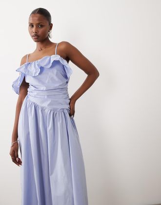 Vero Moda Gerafftes Midikleid in Blau aus Baumwoll-Popeline mit One-Shoulder-Tr&auml;ger