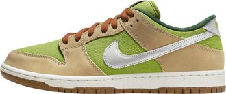 Nike Herren SB Dunk Low Pro Sneaker, Sesame Metallic Silver Pear Fir, 40.5 EU