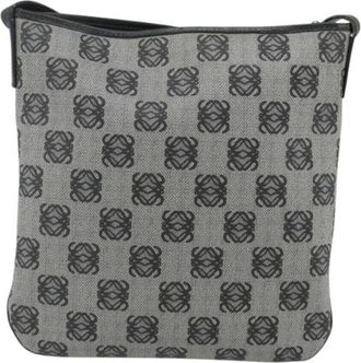 Loewe Sac bandouli&egrave;re Pre-owned en plastique - Femme - Pre-owned - Gris - Taille: ONE Size