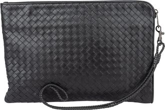 Bottega Veneta Crossbody Bags - Bottega Veneta Black Intrecciato Leather Clutch - Gr. unisize - in Schwarz - f&uuml;r Damen