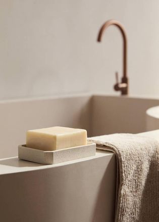 Mango Porte-savon r&eacute;sine carr&eacute;e sable - Home - Taille unique - MANGO HOME